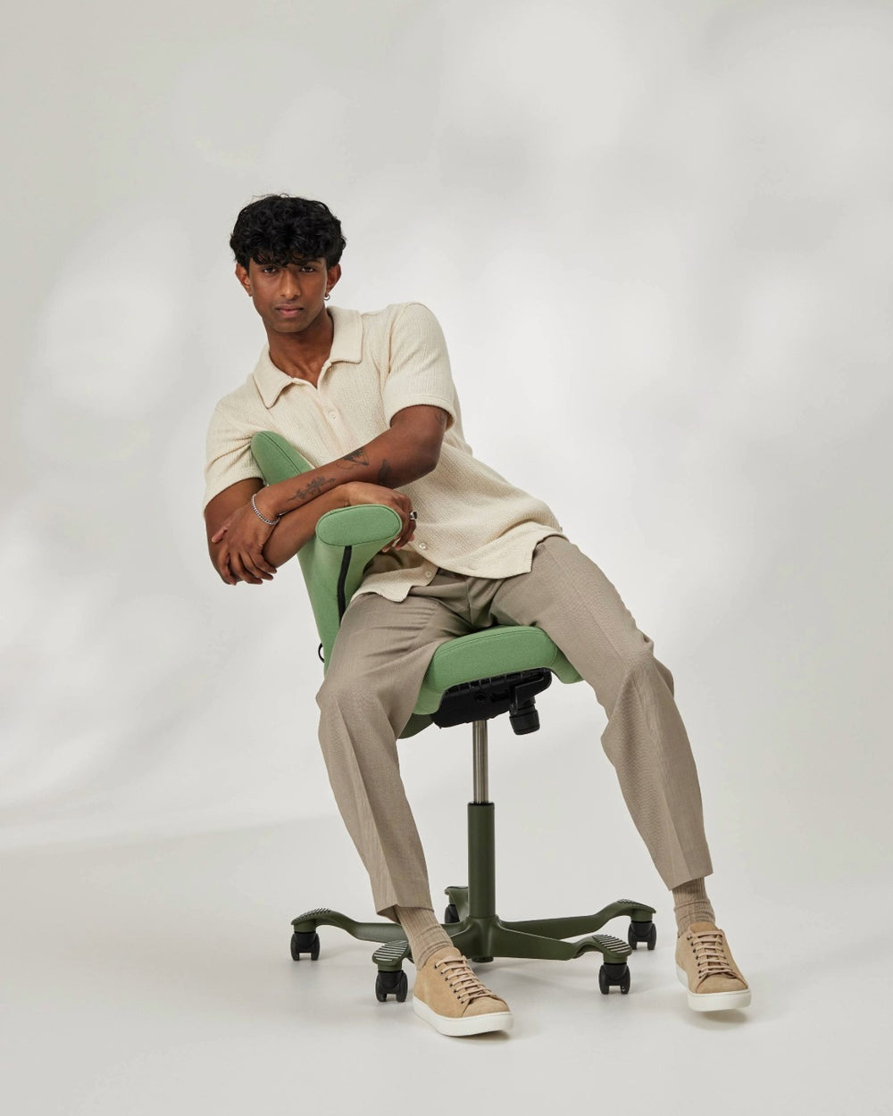 Stackable Chair | HOMELESS.hk